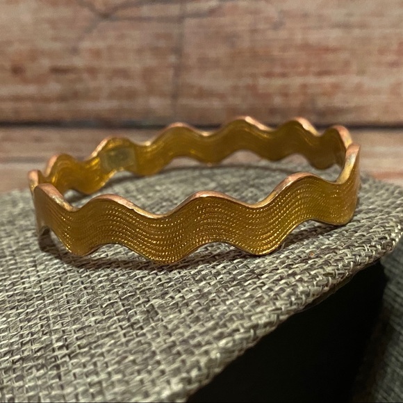 kate spade | Jewelry | Kate Spade Gold Ric Rac Enamel Ribbon Bangle ...